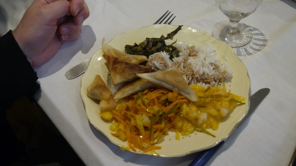 VIDEO. Voici la recette du « Mokary au coco », le célèbre beignet ...