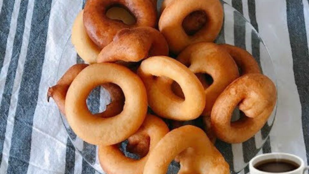 VIDEO. Voici la recette du « Mofo Menakely », un beignet malgache ...